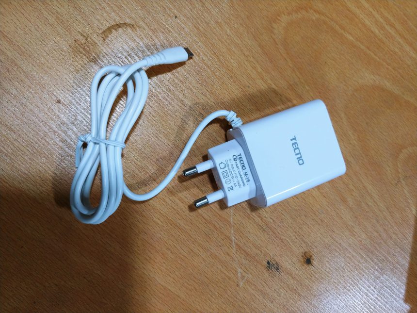 Tecno fast charger 20 watts - Dot 2 Dot
